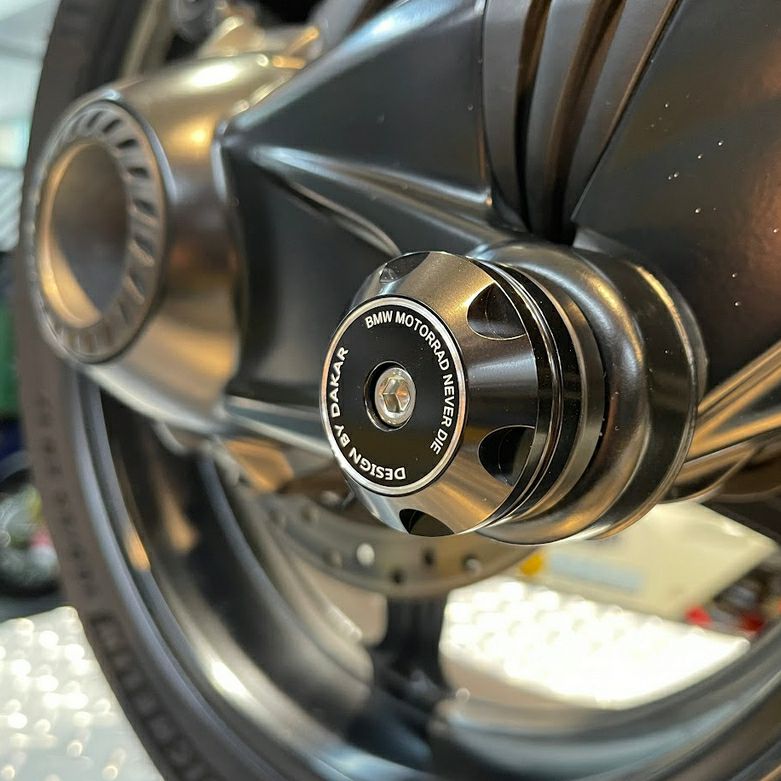 BMW RnineT 14- スイングアームスライダー DKデザイン | バイクカスタムパーツ専門店 モトパーツ(MOTO PARTS)