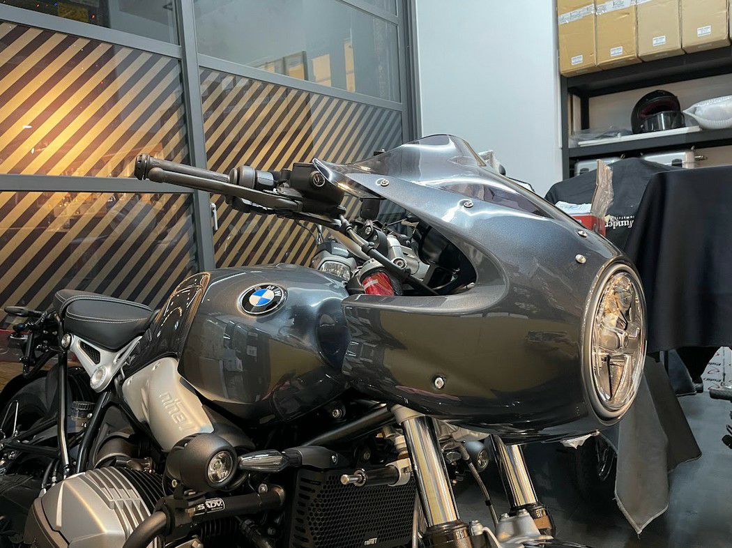 BMW RnineT 14- フロントカウル フェアリング ロケットカウル ミネラルグレー DKdesign | バイクカスタムパーツ専門店 ...