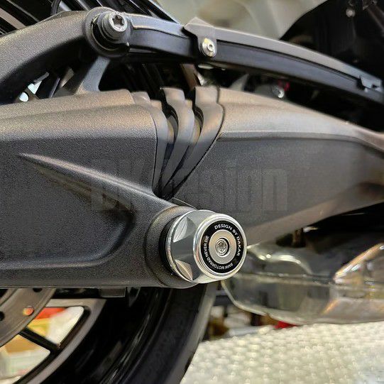 BMW RnineT R12/R12nineT スイングアームスライダー シルバー DKデザイン | バイクカスタムパーツ専門店 モトパーツ ...